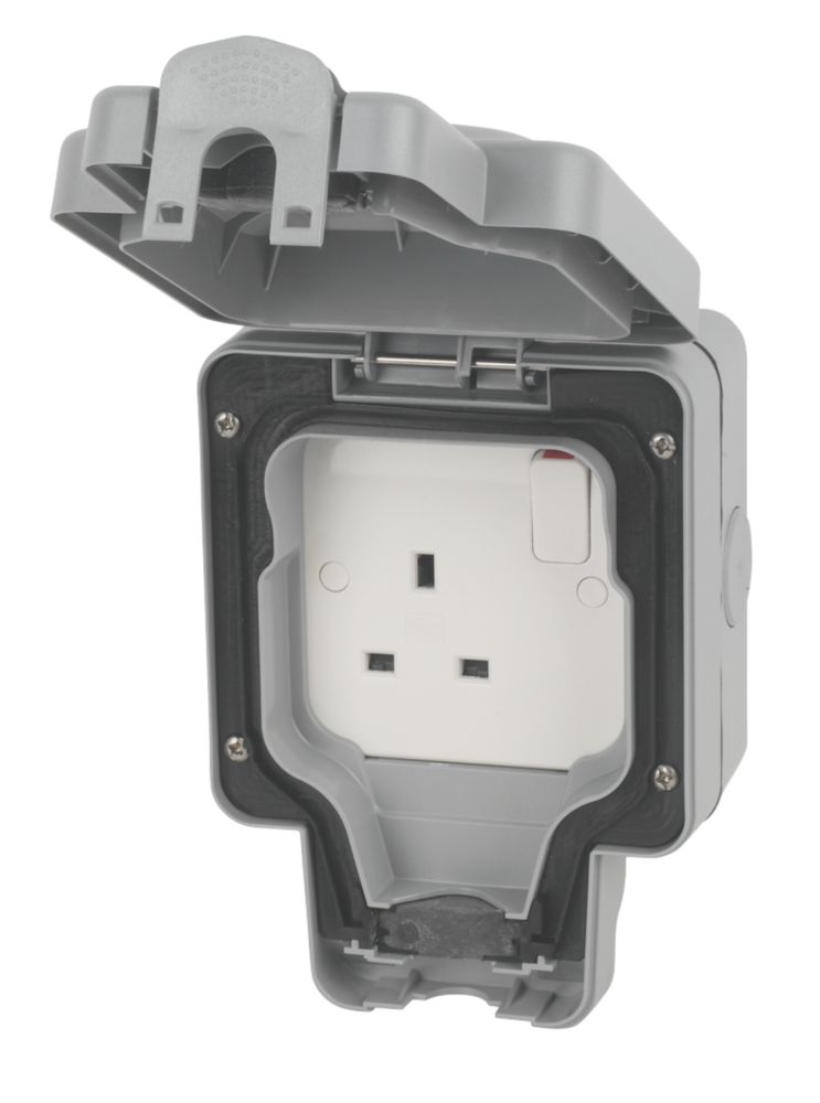 MK IP66 13A 1-Gang DP Weatherproof Outdoor Switched Socket | Outdoor ...
