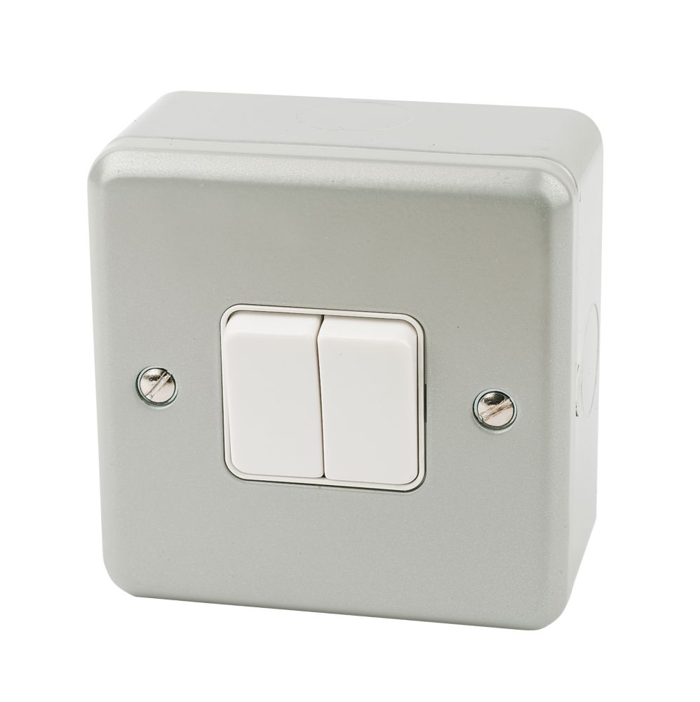 MK Metalclad Plus 10AX 2-Gang 2-Way Metal Clad Light Switch with White ...