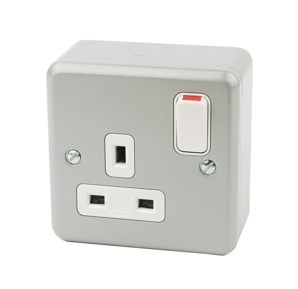 MK Metalclad Plus 13A 1-Gang DP Switched Metal Clad Plug Socket with ...