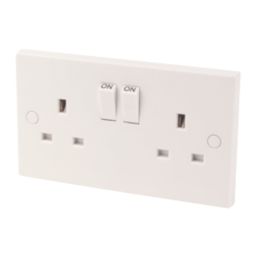 Essentials 13A 2-Gang DP Switched Plug Socket White - Screwfix