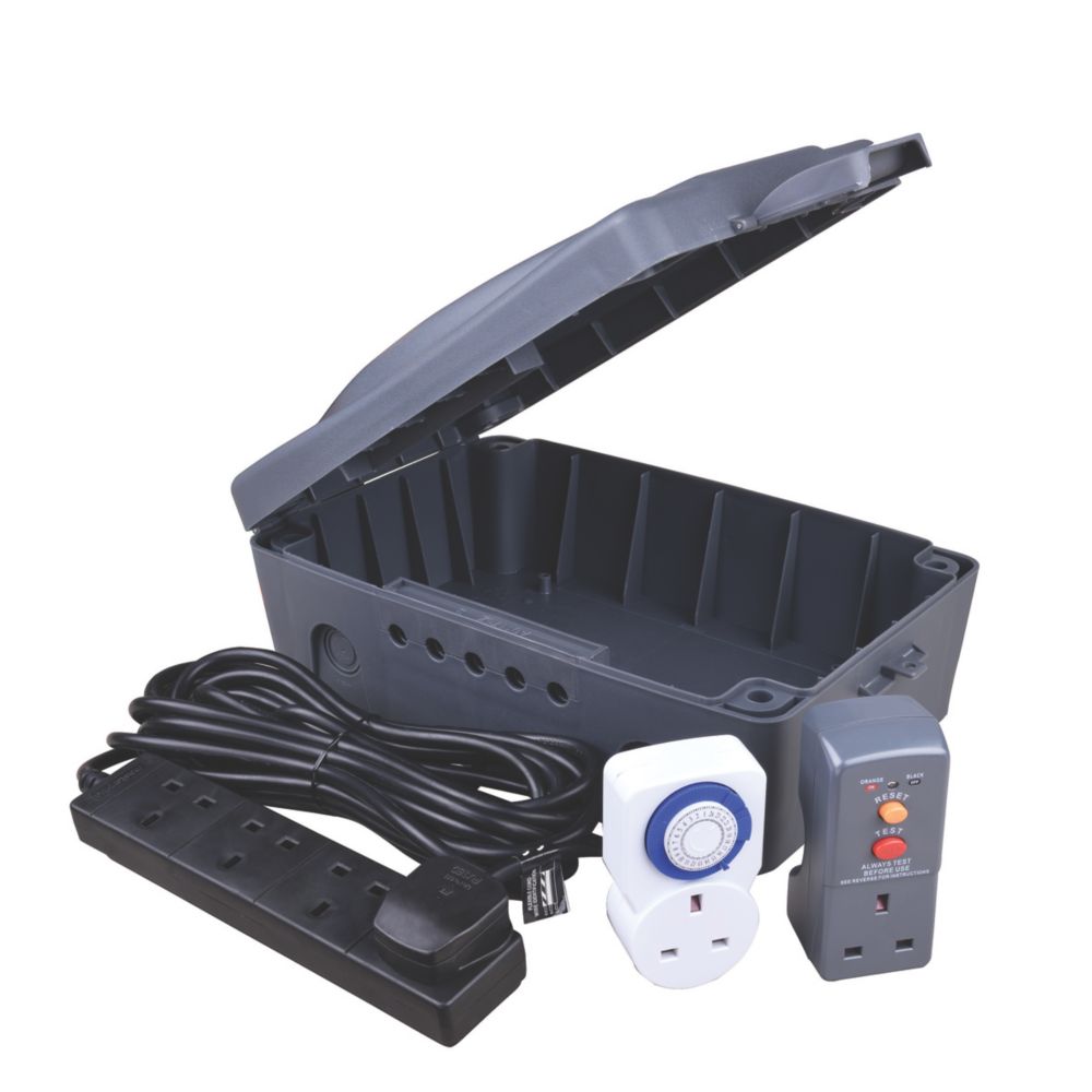 Masterplug IP54 Weatherproof Outdoor Box Kit - Screwfix