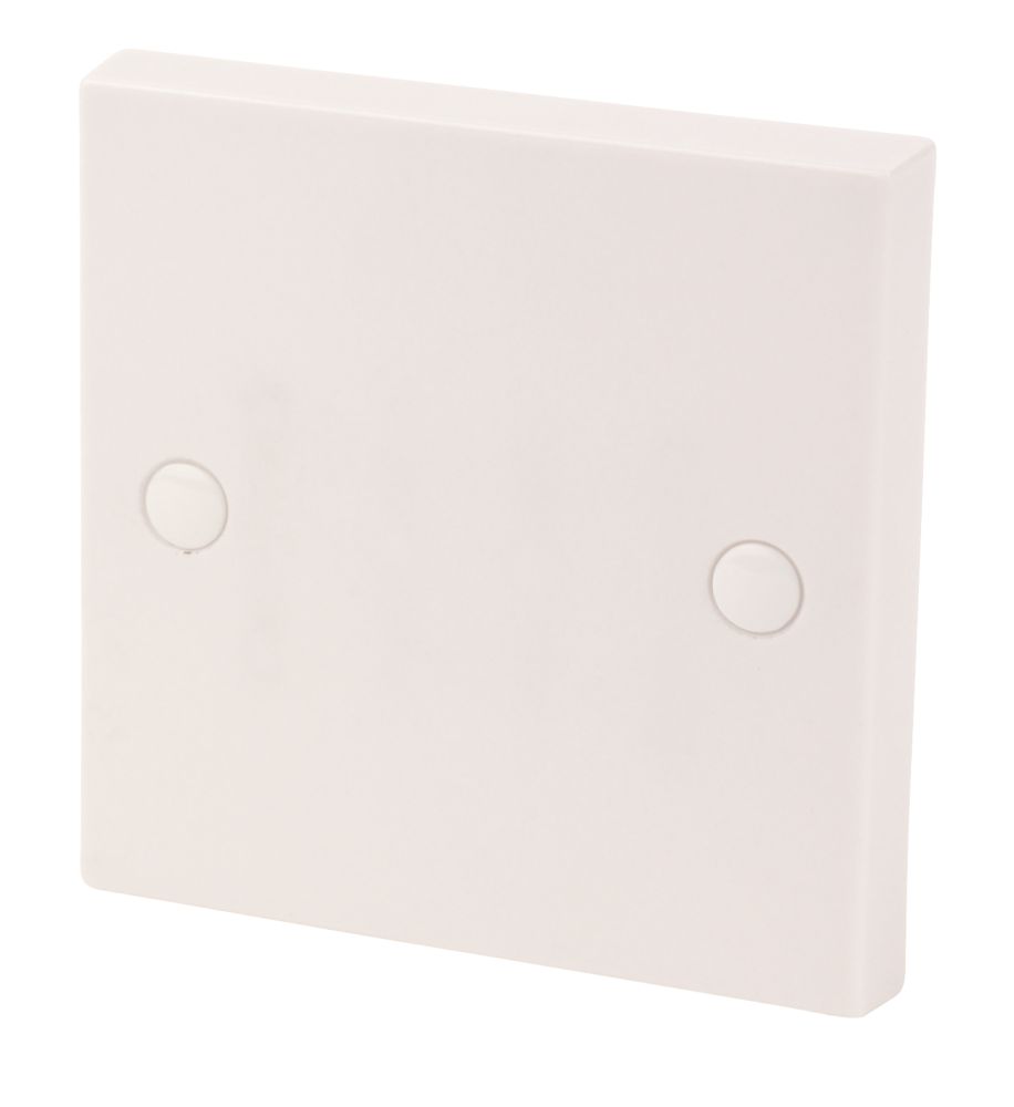 Essentials 20A Unswitched Flex Outlet White - Screwfix