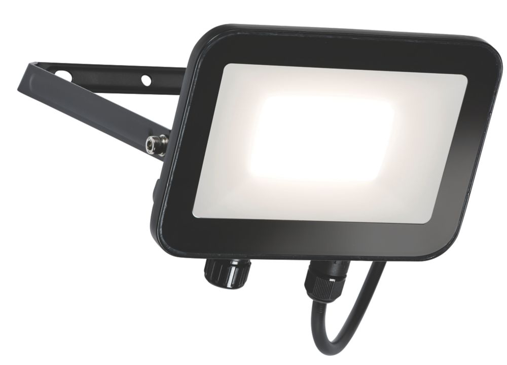 Knightsbridge FLN Outdoor LED Floodlight Black 30W 3330lm - Screwfix