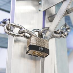 Smith & Locke Closed Shackle Combination Padlock Silver 50mm - Screwfix