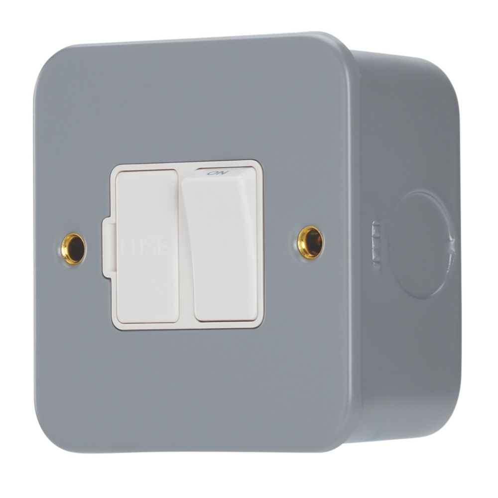 Contactum 13A Switched Metal Clad Fused Spur with White Inserts - Screwfix