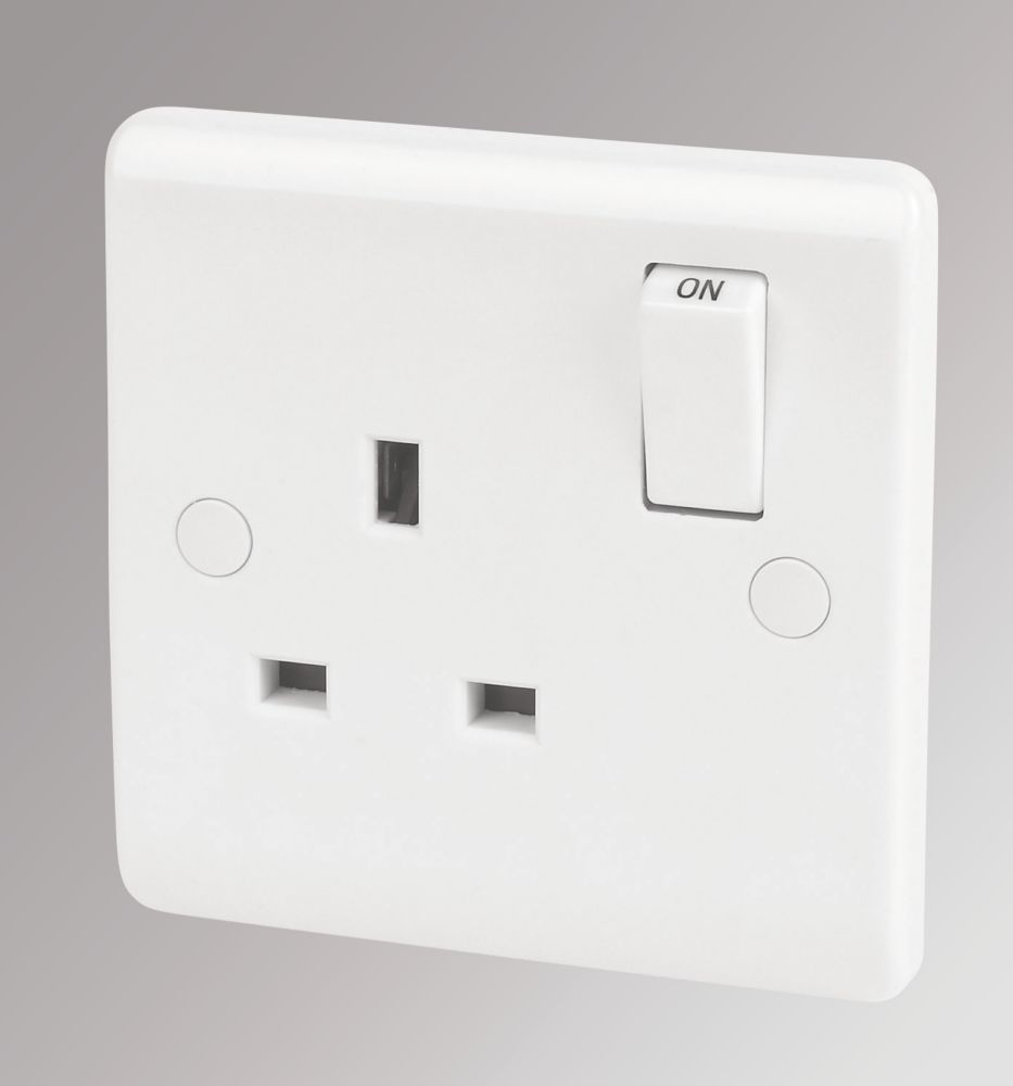 LAP 13A 1-Gang DP Switched Plug Socket White - Screwfix