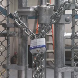 Master Lock 5EURD Water-Resistant Padlock Steel 51mm - Screwfix