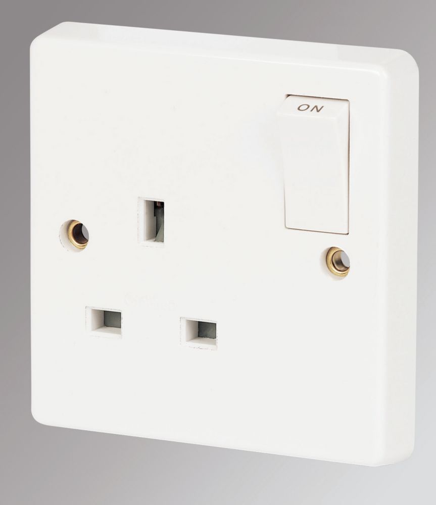 Crabtree Capital 13A 1-Gang SP Switched Plug Socket White - Screwfix