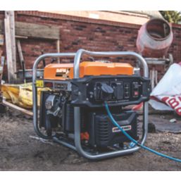 IMPAX IM1800IFG 2000W Inverter Frame Generator 240V - Screwfix