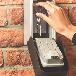 Master Lock Water-Resistant Combination Key Safe - Screwfix